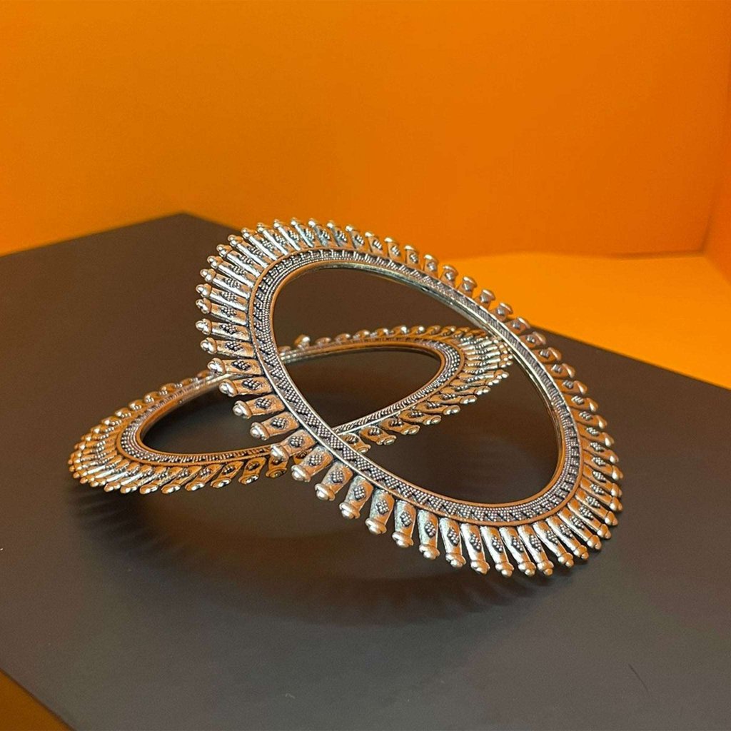 German Silver Oxidised spikes Detailing Bangle – gaonkasaman